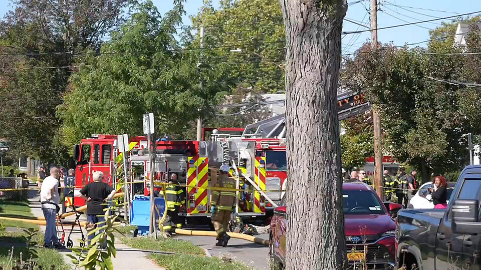 Evening Briefing: 5 dead in Albany fire, Riley has first opponent in NY ...