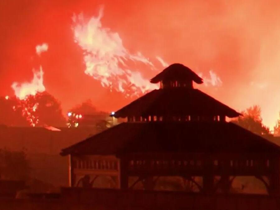 750-acre fire burns near homes in Highland