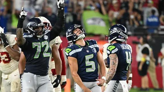 Seahawks Kicker Rips Smelling Salts Before Scoring Game-Winning Kick ...