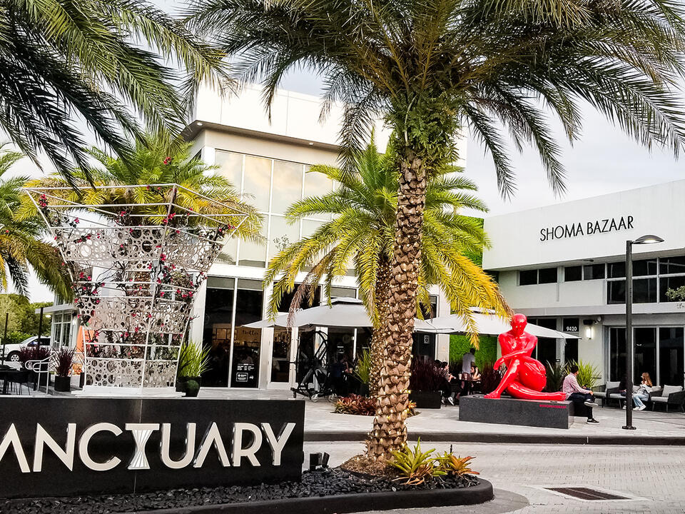 Shoma Bazaar A New Upscale Food Court In Doral Omniel Capote