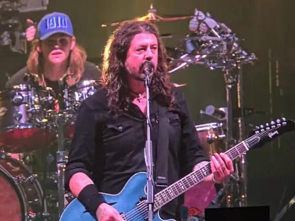 Taylor Hawkins’ Son Shane Hawkins Plays Drums With Foo Fighters In London