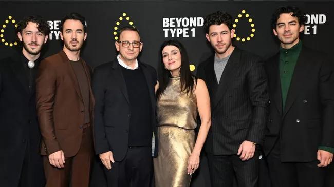 Jonas Brothers' Mom Denise Reveals She Suffered Stroke, Shares Update ...