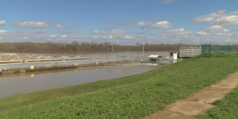 Emergency repairs at closed Demopolis Lock could take months to finish ...