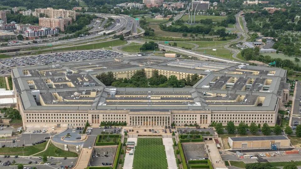 EXCLUSIVE: Pentagon Files Reveal Dogfights With UFOs — And Experts Warn ...