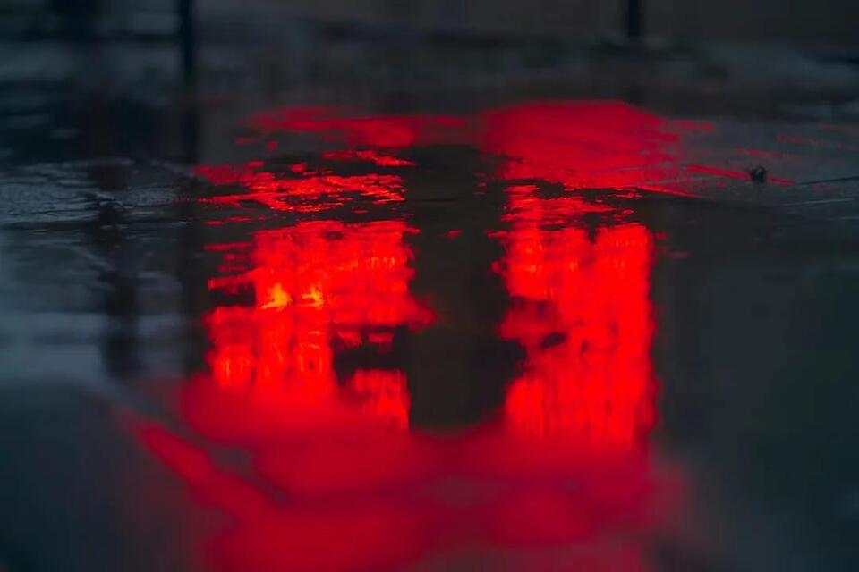 The Blue Light Counter: The Exact Frequency of Red Light That Repairs ...