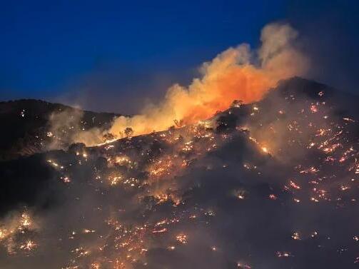 Winds continue Monday, dangerous fire weather conditions