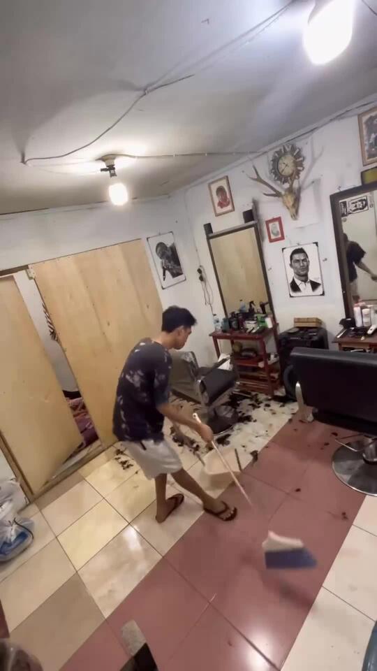 This gifted barber showcases his extraordinary talent & creativity by ...