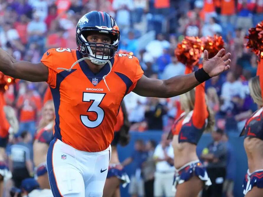 REPORT: Denver Broncos QB Russell Wilson Continues Disturbing Quarterback Benching Trend