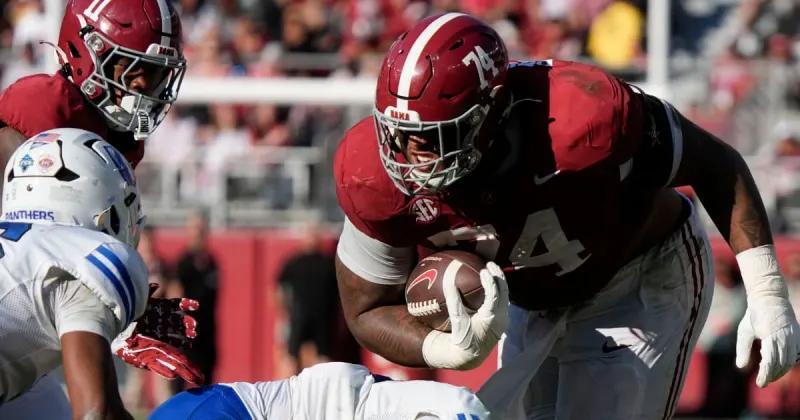 Alabama’s Kadyn Proctor named SEC Jacobs Blocking Trophy winner - NewsBreak