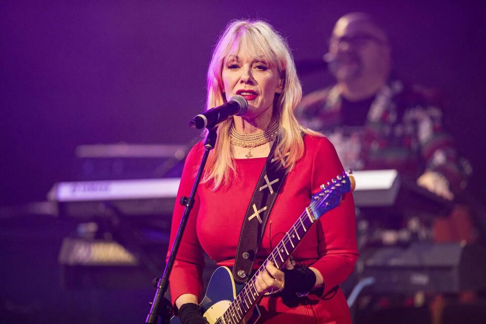 Was Nancy Wilson’s father in the military? Singer calls out Trump for ...