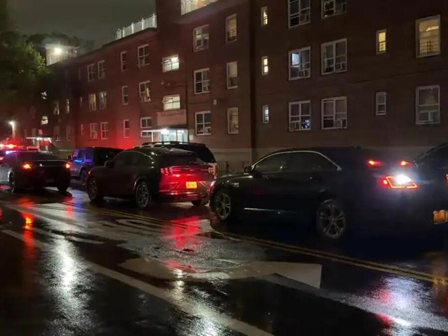 12-year-old girl shot as nearly a dozen kids brawl on NYC sidewalk