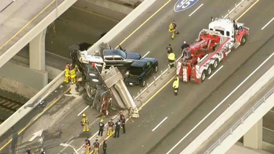 Tractor-trailer rollover crash in Fort Lauderdale causes fuel spill ...