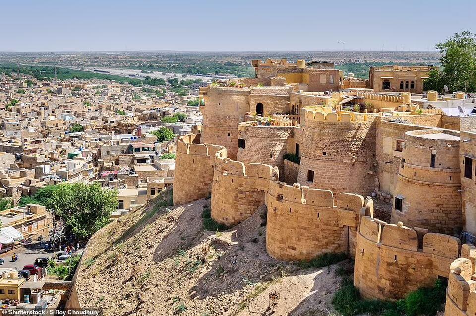 Fourteen photos of the world's most spectacular walled cities and towns ...