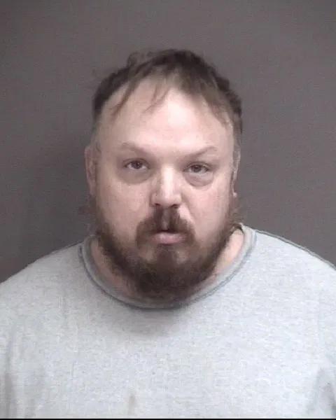 Man arrested after allegedly threatening to kill police, hotel guests ...