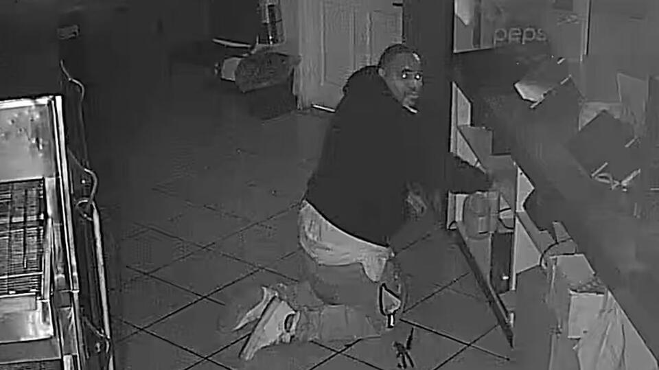 ‘Crust-cutting crook’ who stole ‘some dough’ from Pizza Now wanted in ...