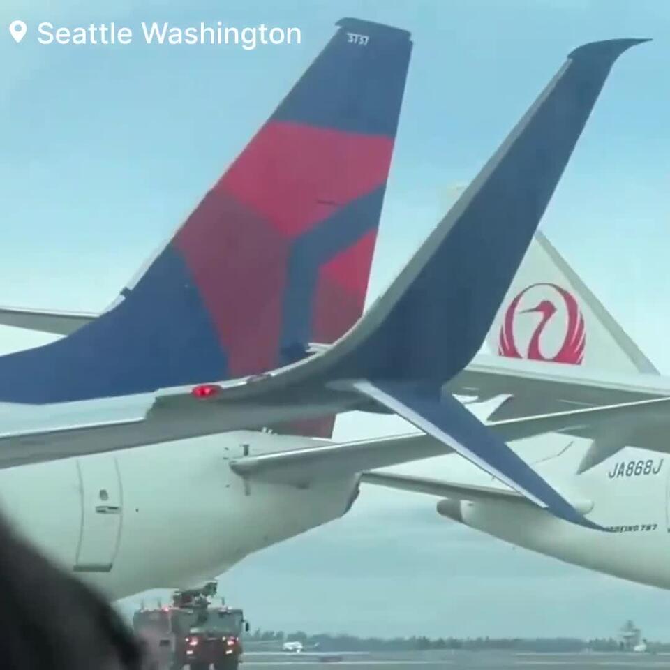 🚨#BREAKING: A Japan Airlines jet has collided with parked Delta jet at ...