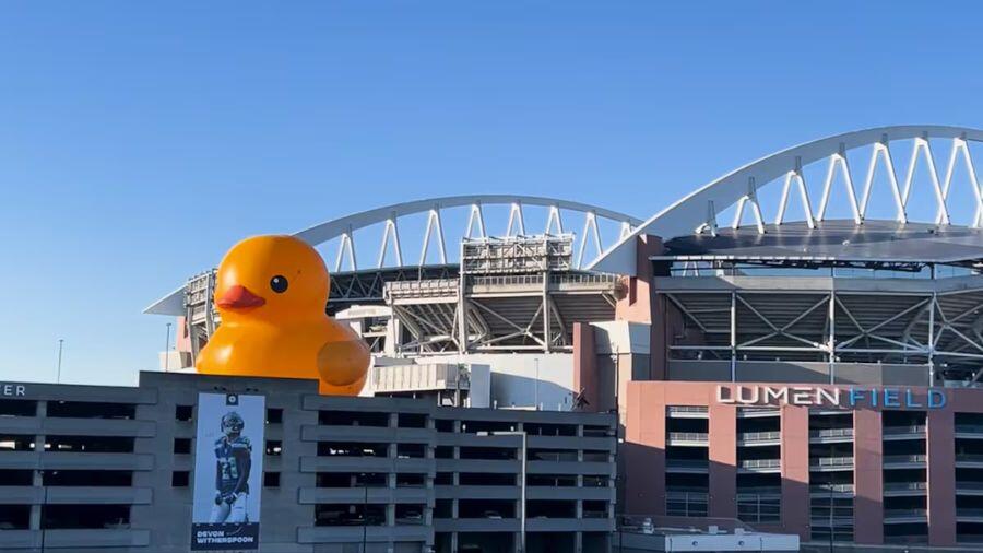 World’s largest rubber duck on the horizon signals return of Seattle ...