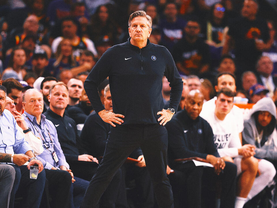 Timberwolves coach Chris Finch reportedly tears patellar tendon after ...