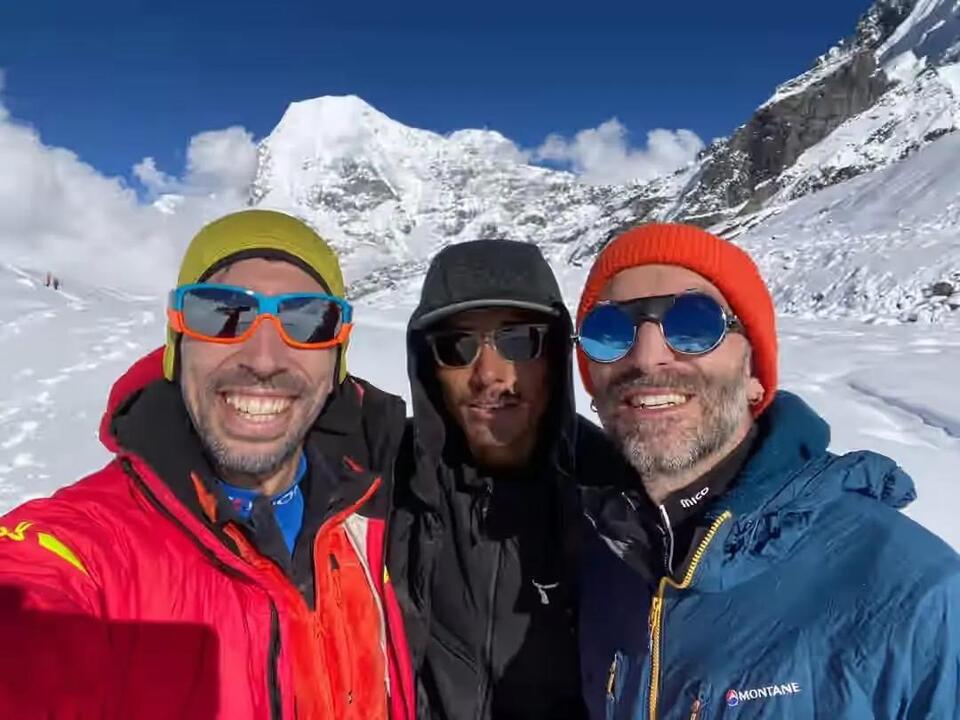 3 Confirmed Dead & 4 Missing After Avalanche at Yalung Ri, Nepal ...