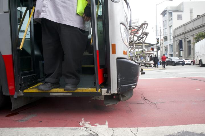 Muni 14R bus and SUV collide on Mission Street - NewsBreak