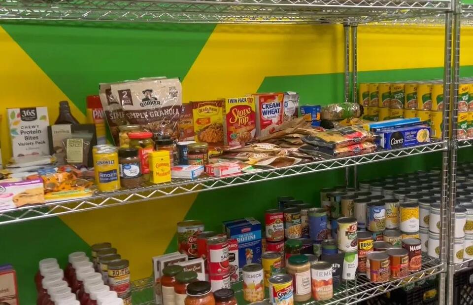 St. Sabina food pantry reopens weeks after Catholic Charities shut it ...