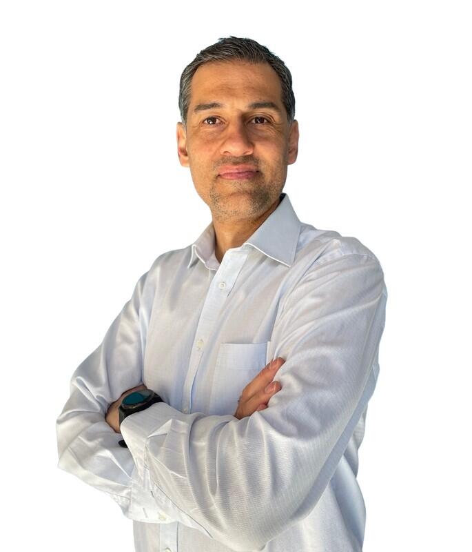 George Pratsos Teaches Professionals to Partner with AI Not Fear It ...