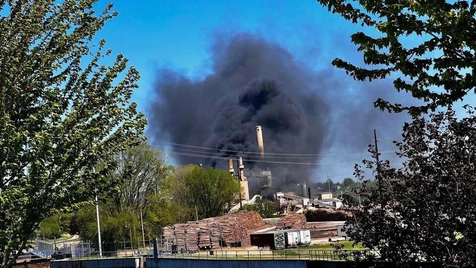 Fire at Ahlstrom's Thilmany paper mill brings large response - NewsBreak