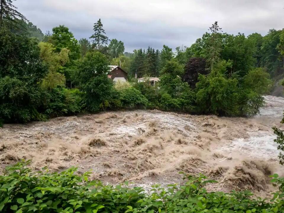 As floods recede, water quality remains a concern