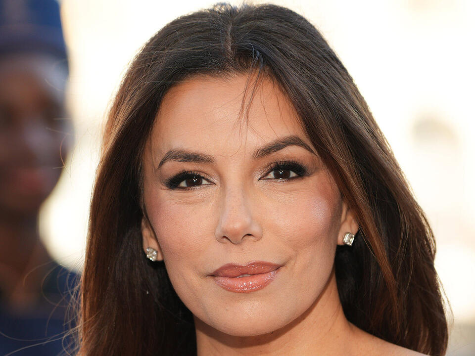 Eva Longoria Shows Off Her Hourglass Figure In A Classic Black Gown In ...