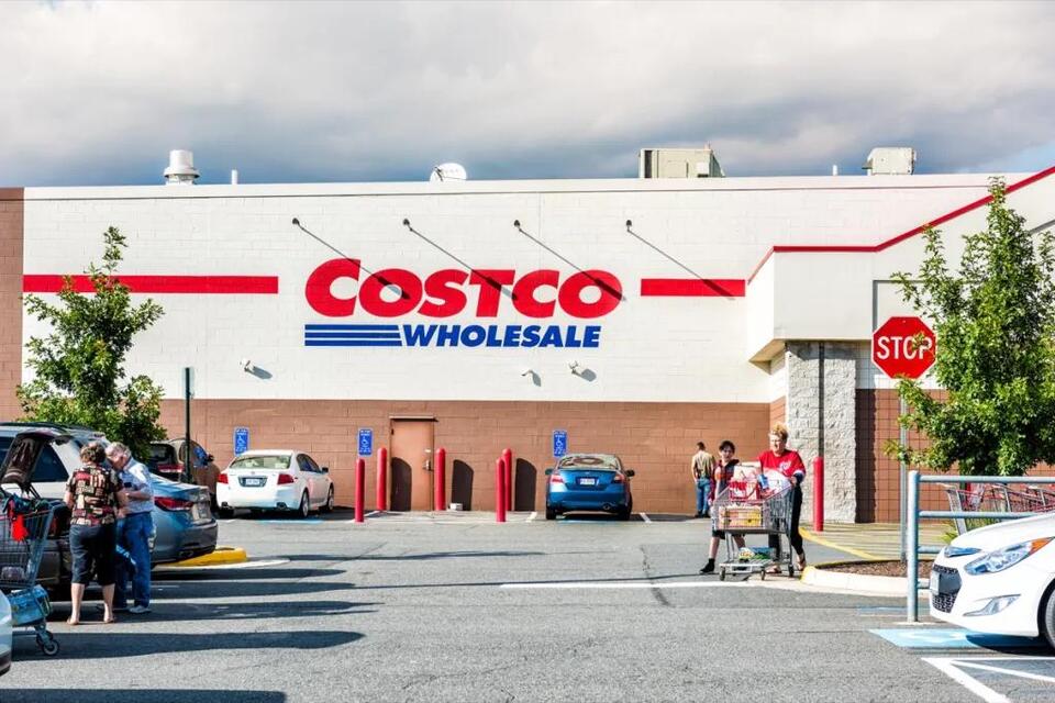 7 Ways Costco Tricks You Into Spending More Money - NewsBreak