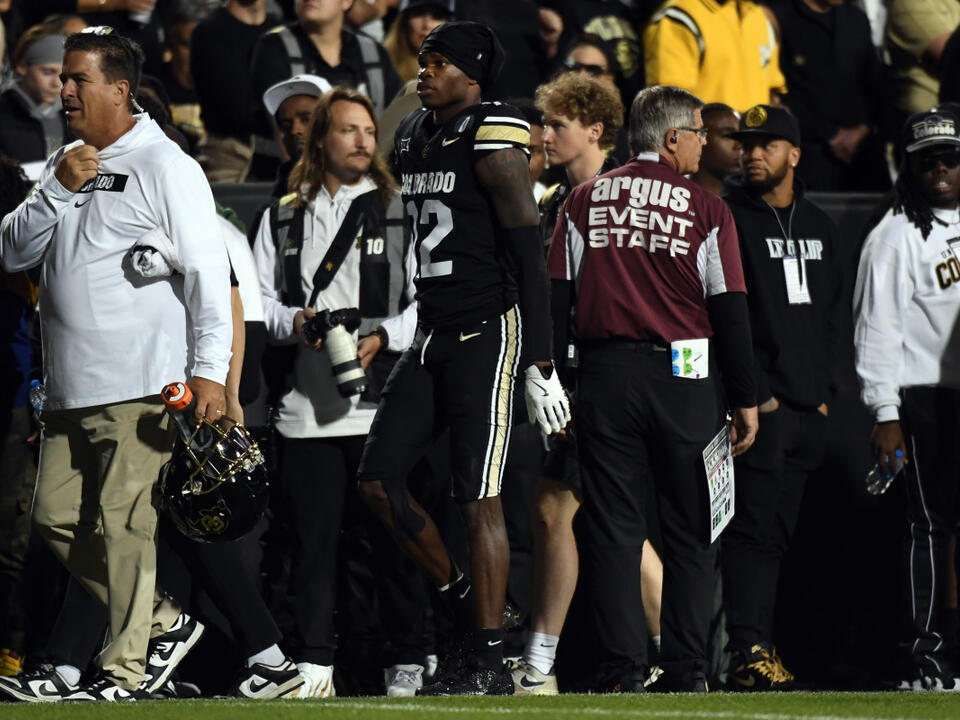 College Football World Praying for Travis Hunter Following Injury