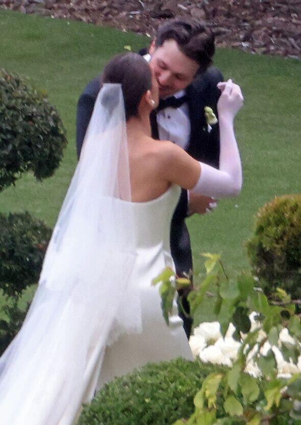 Hailee Steinfeld and Josh Allen get married in stunning California ...