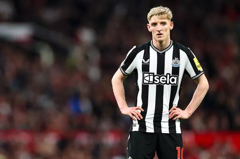 Jude Bellingham sends message to Anthony Gordon with Liverpool transfer ...