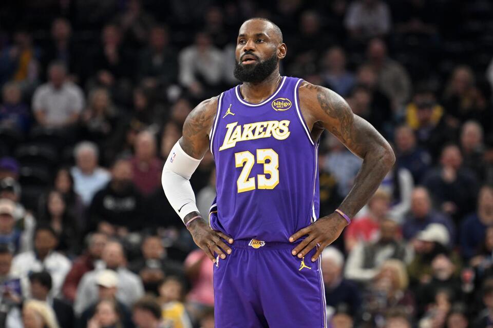 Lakers Urged to Pull Trigger on Blockbuster LeBron James Trade With ...