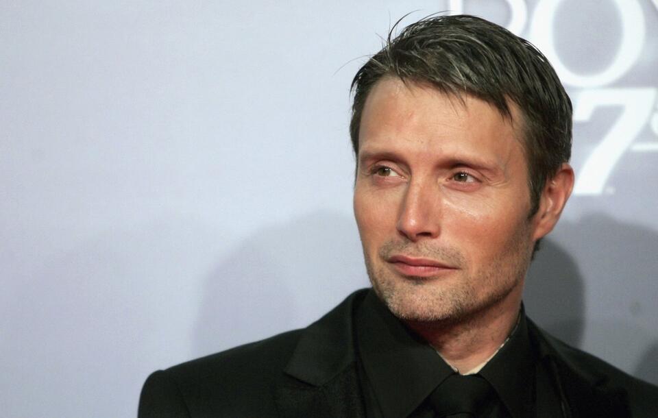 19 Years Later, 'Casino Royale' Actor Returns to James Bond Role. But ...