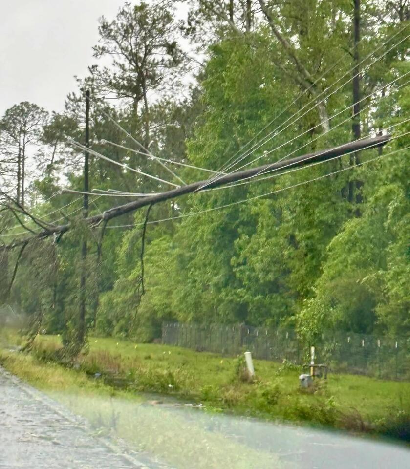 Hundreds of extra workers helping try to restore power to thousands ...