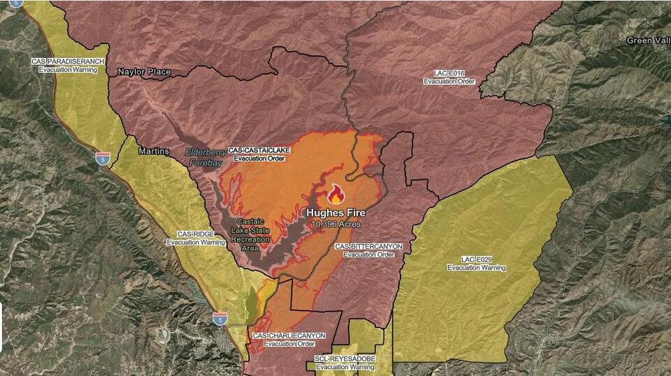 Hughes Fire near Castaic Lake sending plumes of smoke across Ventura ...