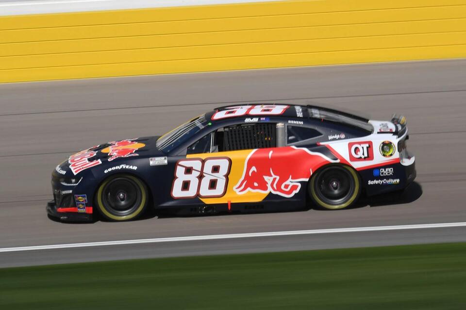 NASCAR Driver Shane van Gisbergen Drops Fierce 3-Word Message to Liam ...