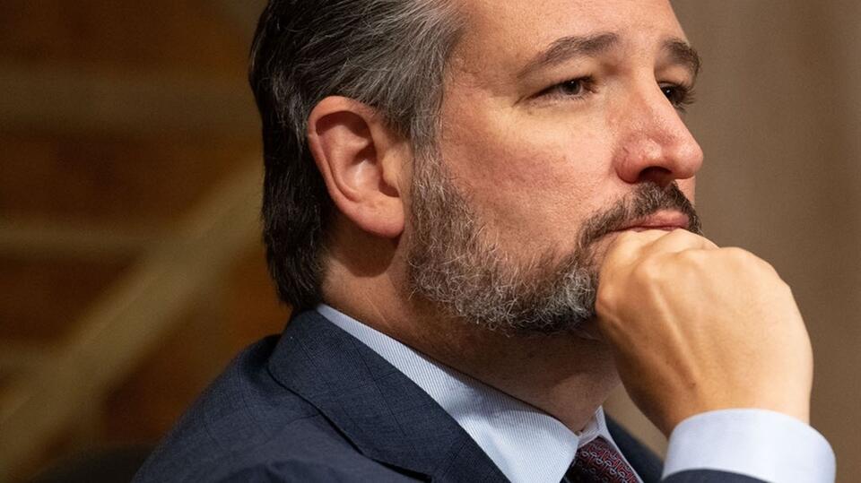 Cruz's Cancun Escape Sparks More Controversy - NewsBreak