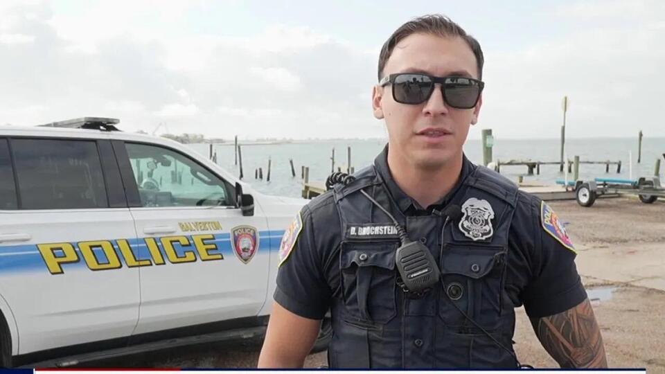 Galveston officers detail rescue after deadly medical plane crash ...