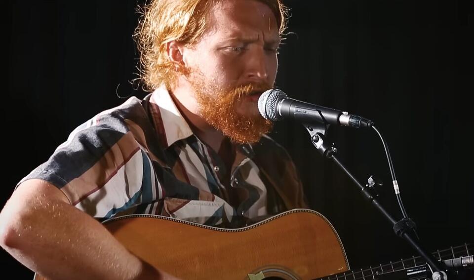 Tyler Childers’ Unreleased Song “Redneck Romeo” Deserves Another Look ...