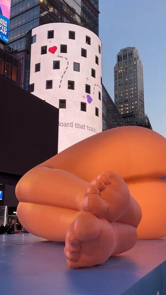 Massive inflatable Kim Kardashian installed in Times Square - NewsBreak