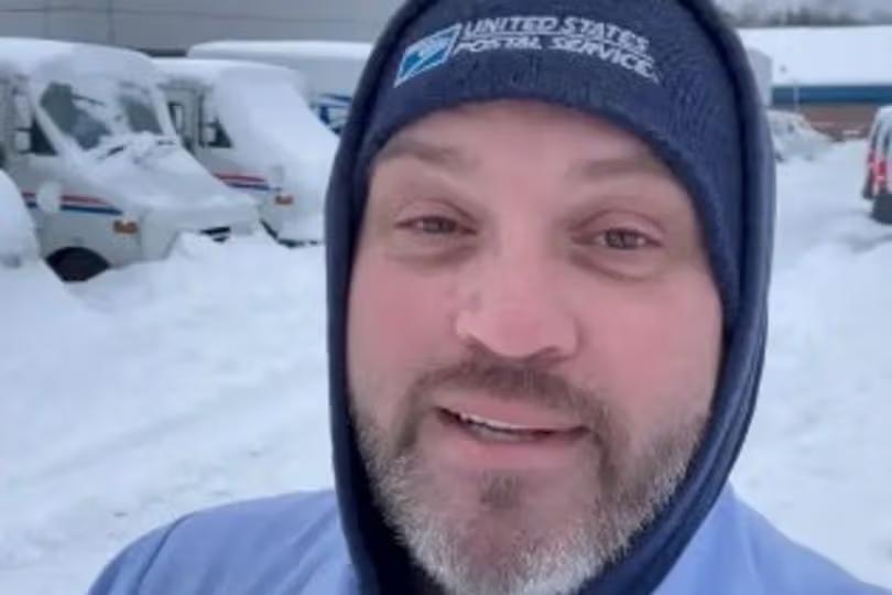 Mail carrier suspended after warning 'extreme' winter storm conditions ...