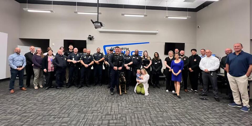 2 Acworth police officers receive an unexpected surprise - NewsBreak