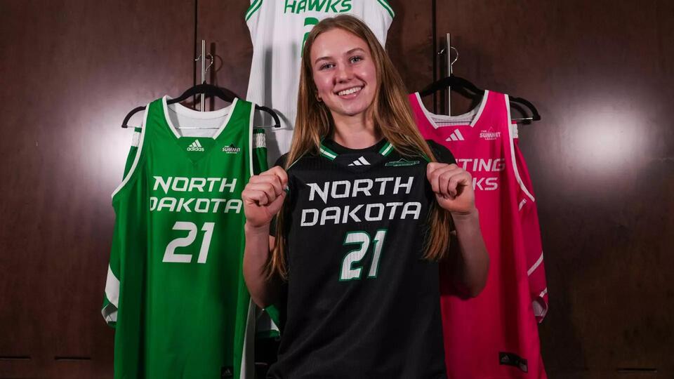 Fighting Hawks Ink Mia Jacobson to 2026-27 Class - NewsBreak