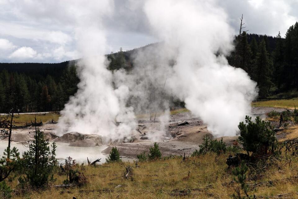 In Yellowstone's giant volcano crater, magma is on the move again ...