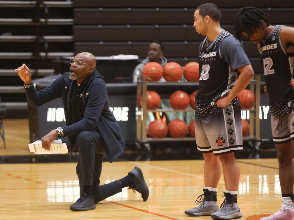 Dennis Hopson resigns as Lourdes men's basketball coach