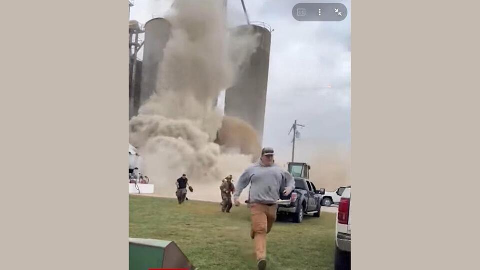 Insane Video Captures Sudden Collapse of Illinois Grain Elevator ...