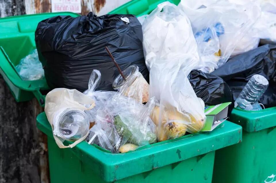Minnesota Now Bans 21 Common Items from Your Garbage - NewsBreak