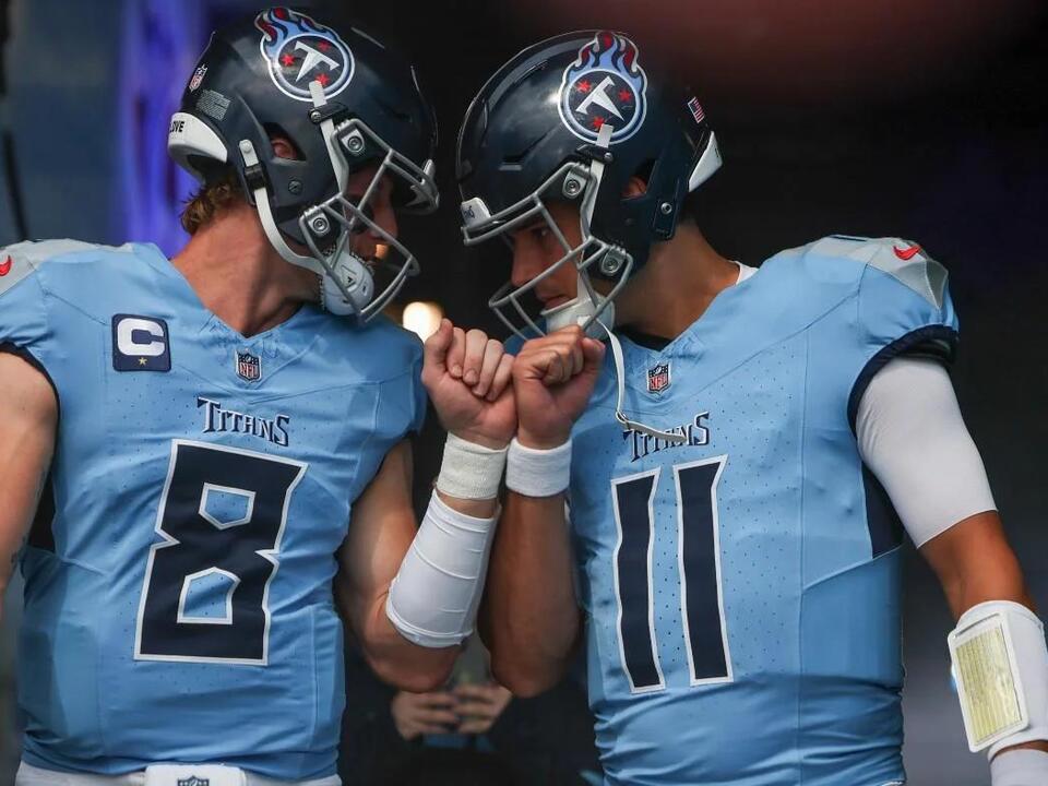 Will Levis injury: Titans QB exits with shoulder injury vs. Dolphins as ...